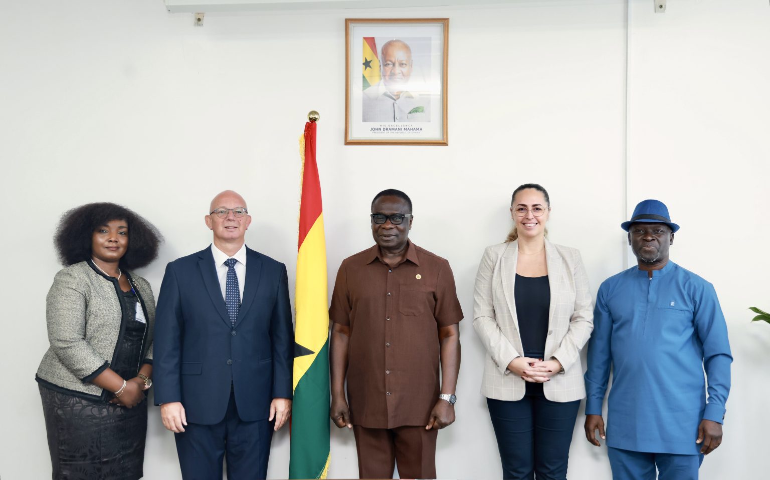 AMBASSADOR OF HUNGARY PAYS COURTESY CALL ON THE DEPUTY MINISTER FOR ...